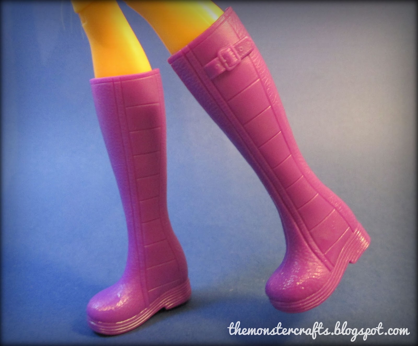 Doll Review: DC Super Hero Girls Starfire