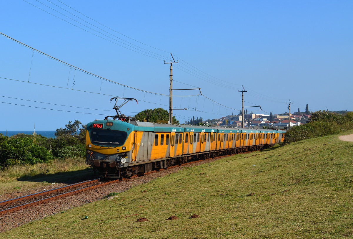 SAR CONNECTA: Durban bound 10M5 Metrorail sets, Train No. 0755 / 0763 ...