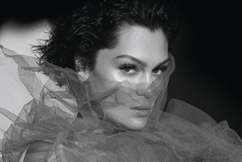 Jessie J: "Queen" (Video Premiere) ~ Booklet Music