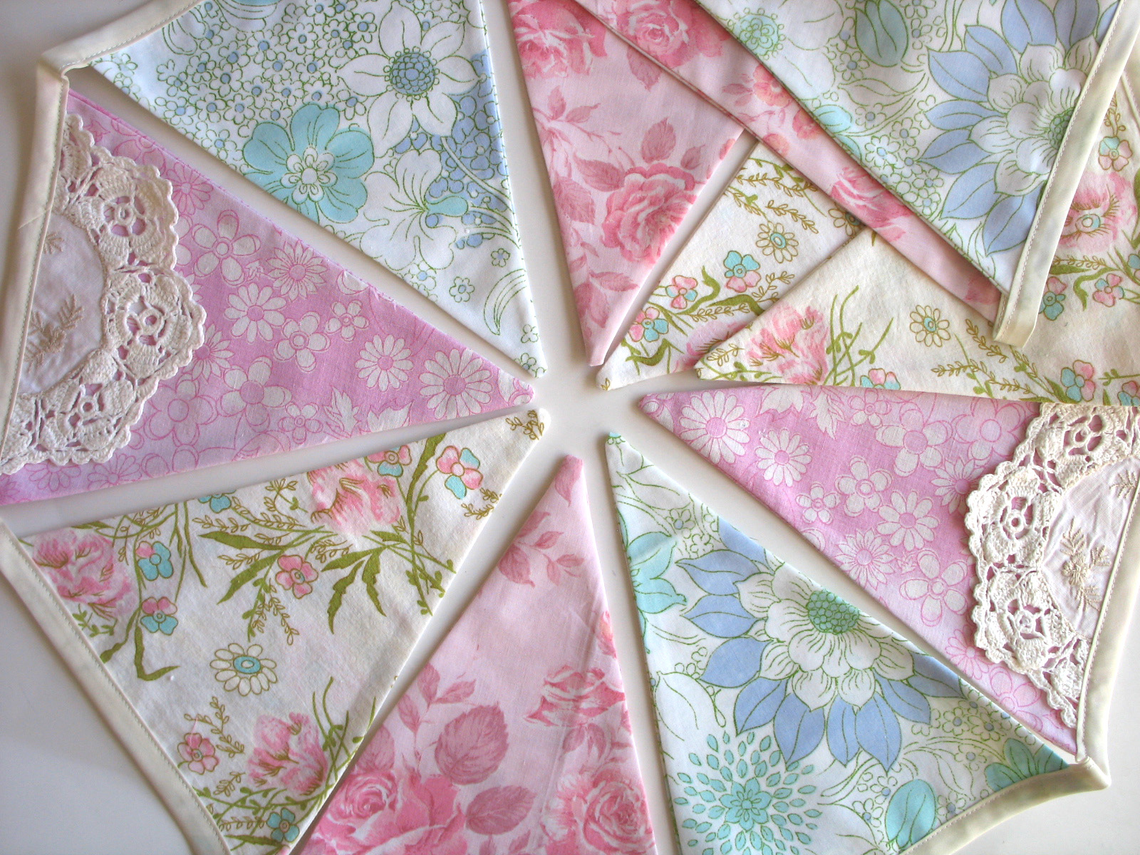 Merry-Go-Round Handmade: Merry-Go-Round Handmade - Wedding Fabric Bunting