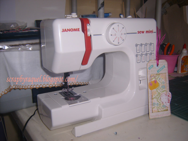 Scrap e Mais algumas coisinhas....: Minha Janome e meu Scrap-Canto sem ...