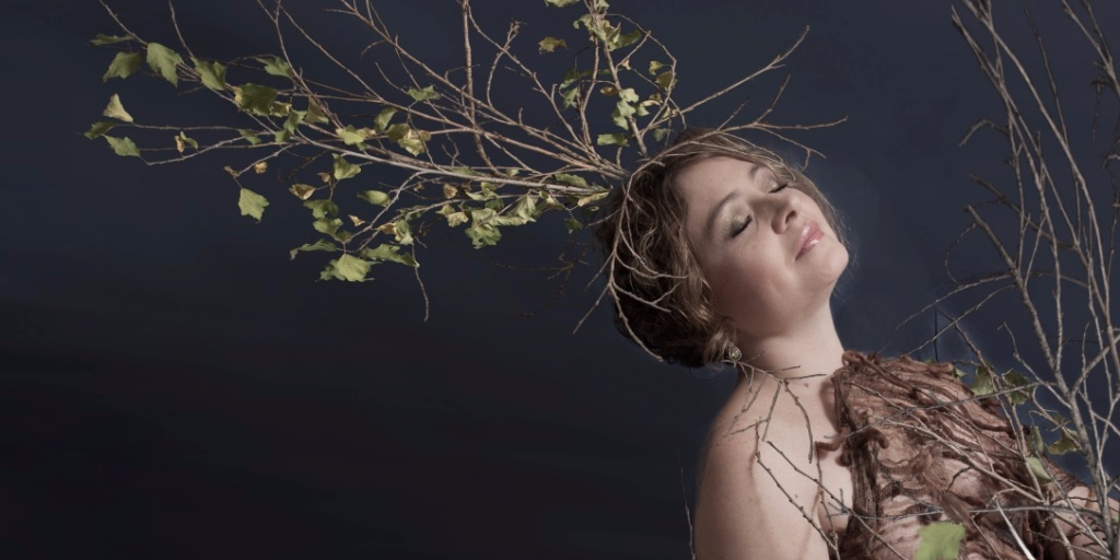 Magda Angélica cumple 20 Años de construir puentes con su Música ...