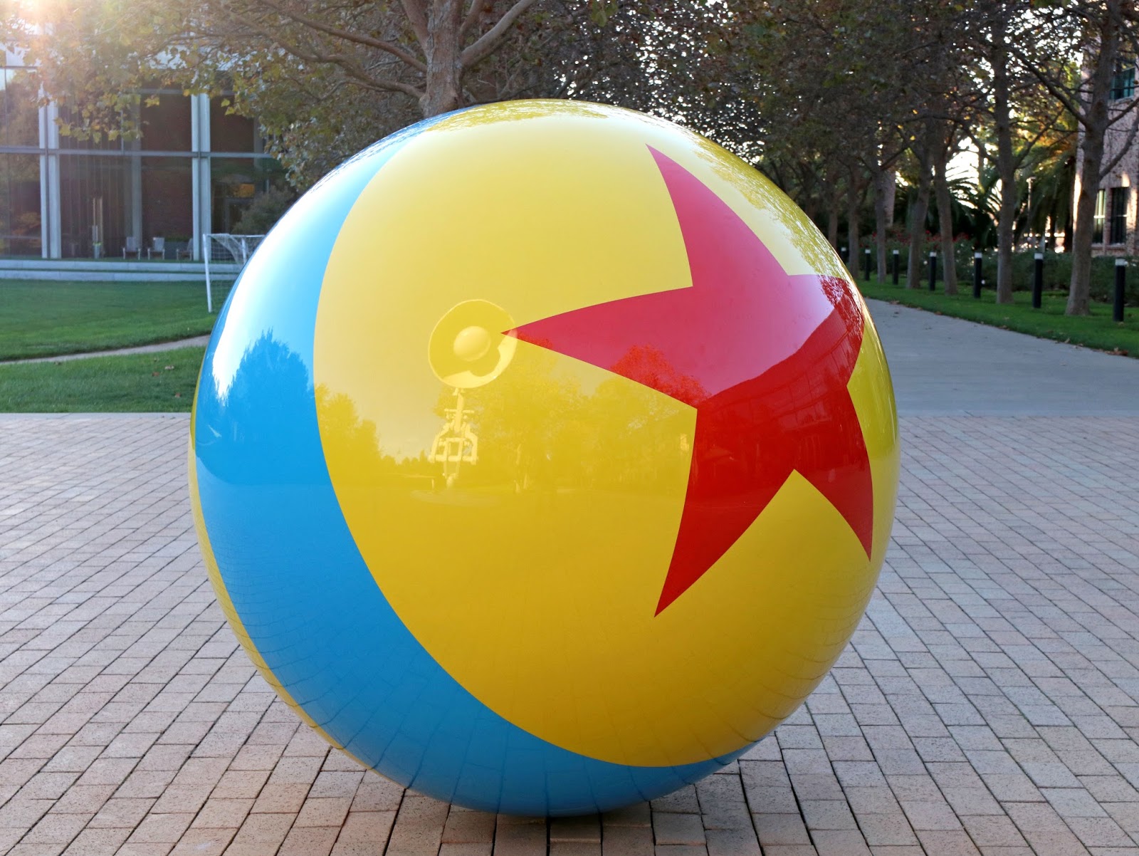Dan the Pixar Fan: My First Visit to Pixar Animation Studios!