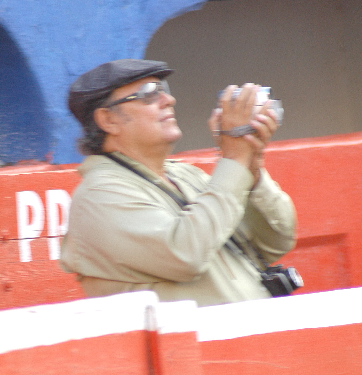 Semblanza Digital: MARIO MORA SALIO A SALUDAR AL TERCIO Y FUE MUY ...