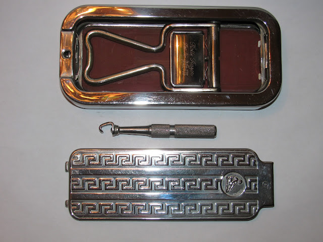 Classics In Time: Rolls Razor