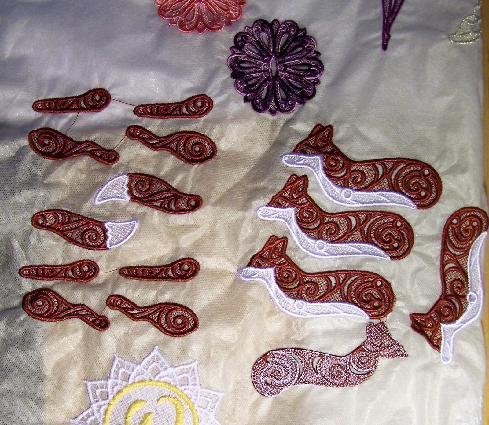 Be True Crafts: Making Free Standing Lace Machine Embroidery Ornaments