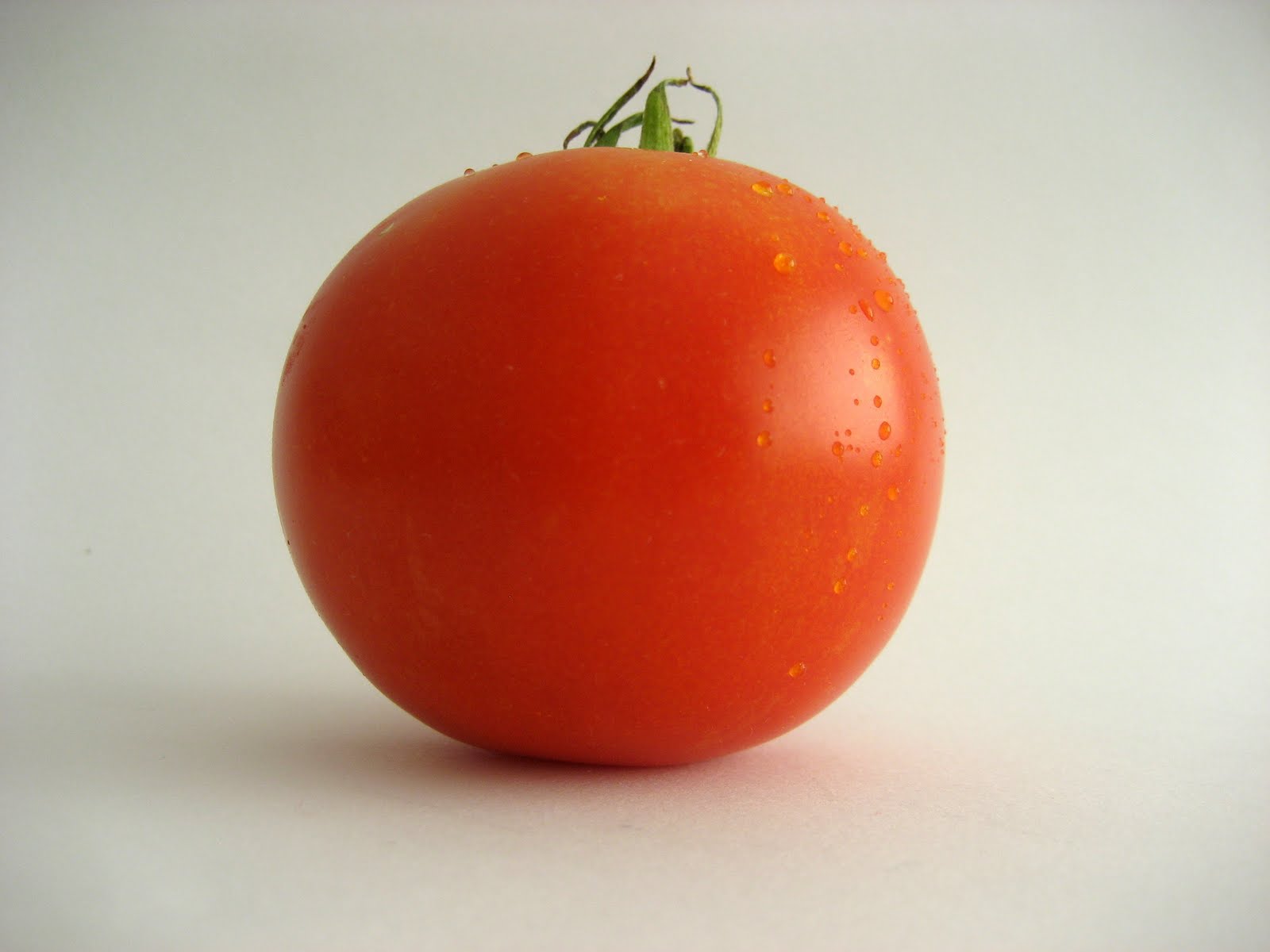 The cut cloth: Perfect tomato