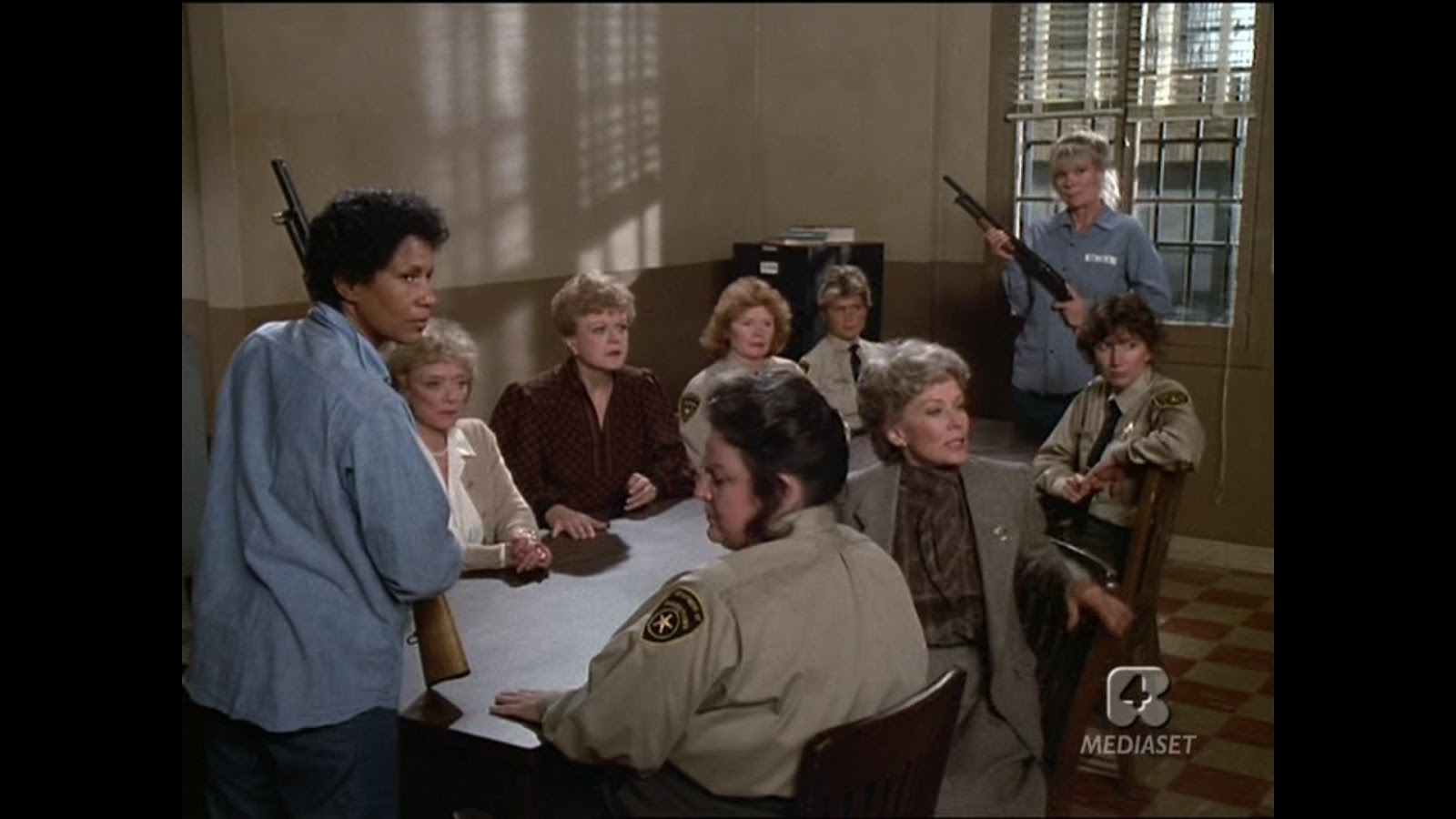 Murder She Wrote Screencaps: 31. 2x09 - Jessica Behind Bars