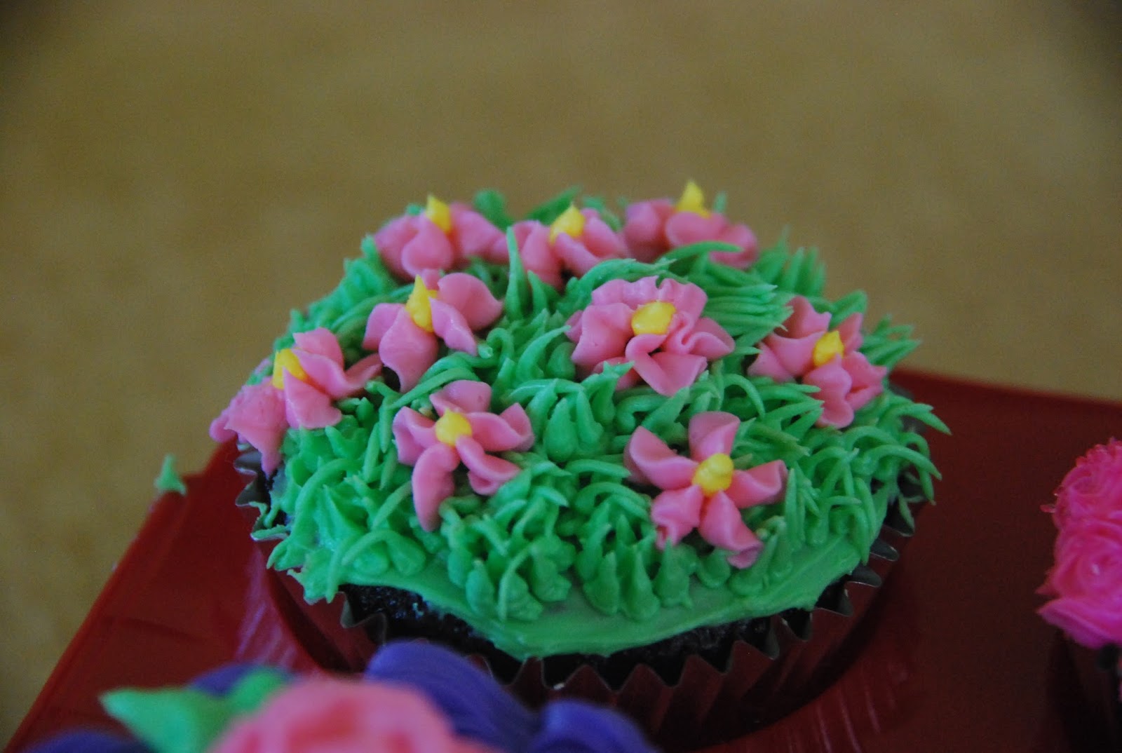 Baking Edible Art: Sweet Edible Nature: Fondant Fruit and Frosting Flowers
