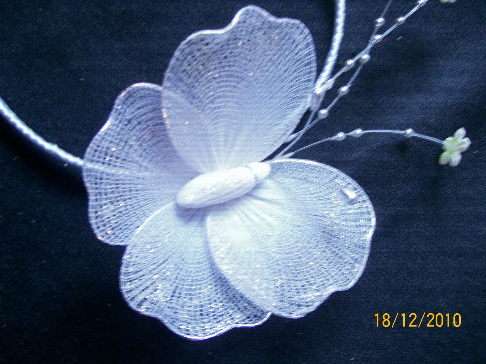 Tinas Creations: Instructions on making a nylon stocking butterfly