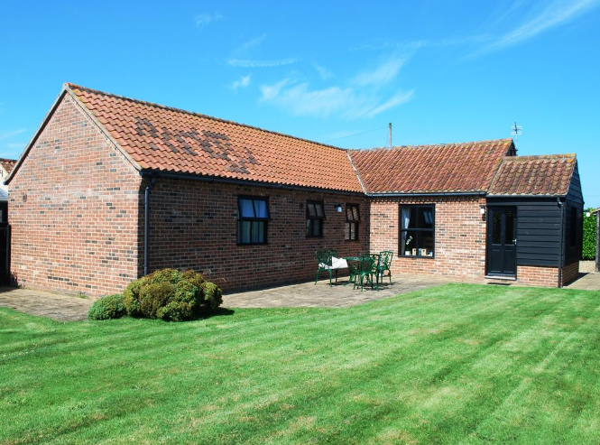 The Holiday Cottages: The Felbrigg at Jonas Farm Barns, Roughton ...