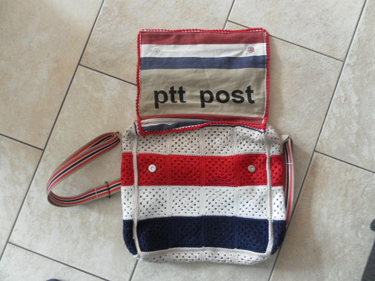 Crealiertje : Eindelijk is die af.....de posttas