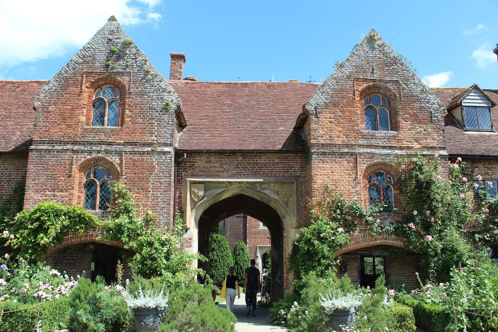 Landed families of Britain and Ireland: (338) Baker of Sissinghurst ...