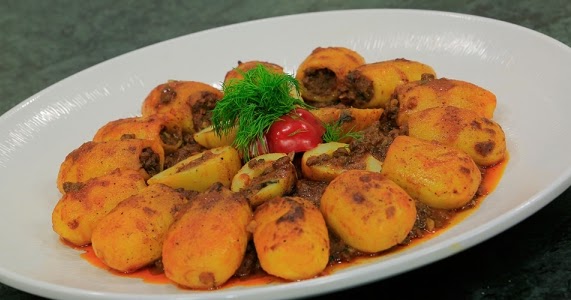 Stuffed potatoes (Batata mehshiyeh bel-lahem al-mafrum) recipe ...