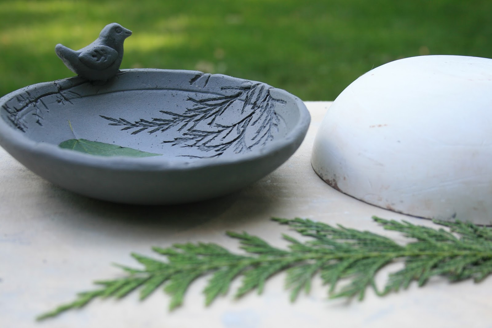 The Skillful Bee: Ceramic Bowl w Nature Impressions
