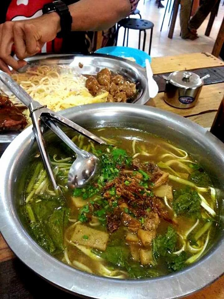 Makan Mee Semangkuk Tak Puas? Jom Cuba Makan Mee Besen Pula - Siakap ...