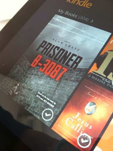 AppleSlices: Bringing History to Life {Reading Prisoner B-3087}