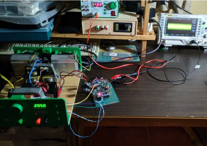 Linear lab power supply