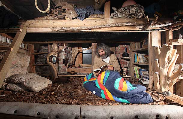 Relaxshacks.com: An Amazing Beachside Squatter Shack/Tiny House....Its ...