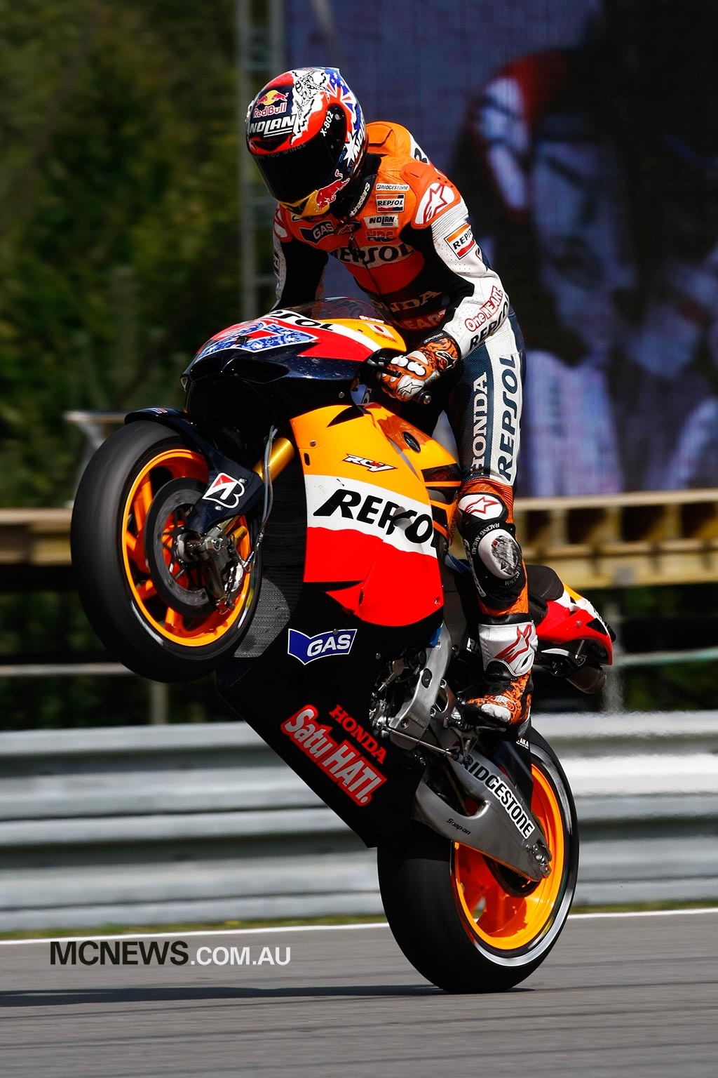 Racing Cafè: Casey Stoner World Champion Motogp 2011