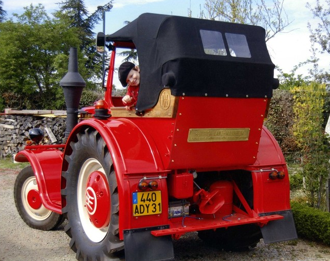 The Beret Project: Lanz Bulldog