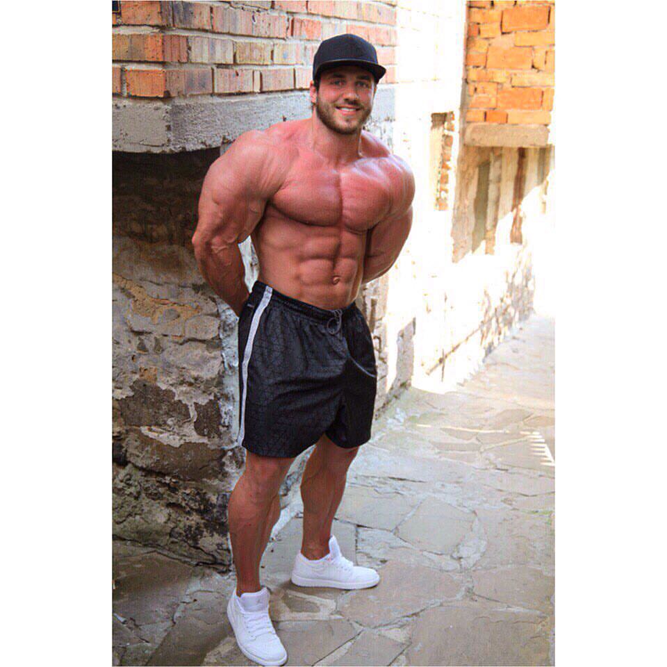 the beauty of male muscle: February 2017