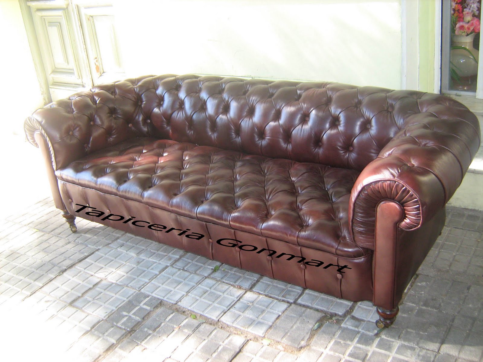 Tapiceria Gonmart: Chesterfil pulman en cuero natural