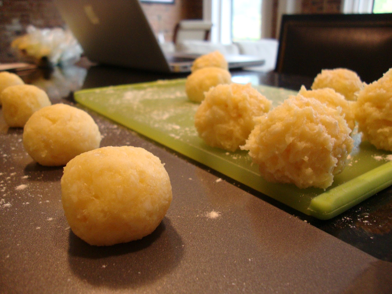 Cosmopolitan Foodies: Cassava Balls
