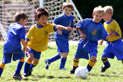 SPORT - FOOTBALL : DEVELOPING YOUTH FOOTBALL PLAYERS