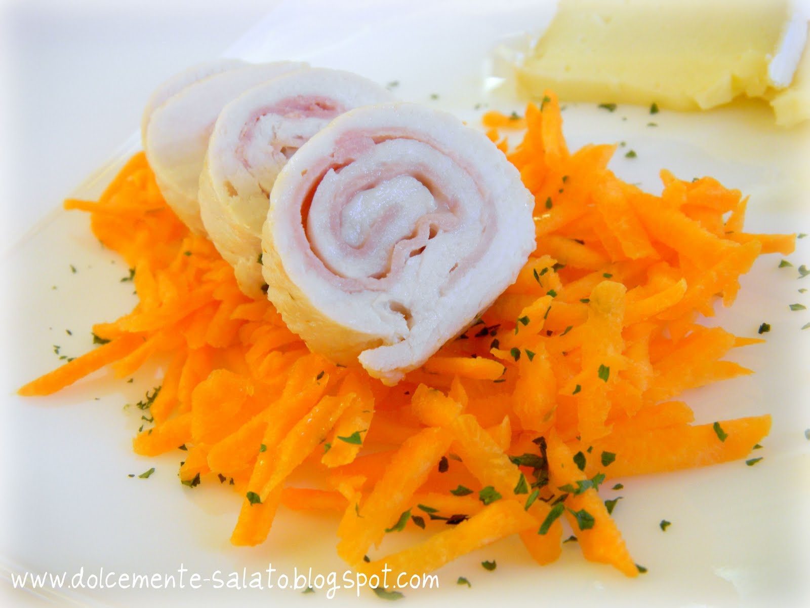 DOLCEmente SALATO: Rolls di pollo con prosciutto e caciotta