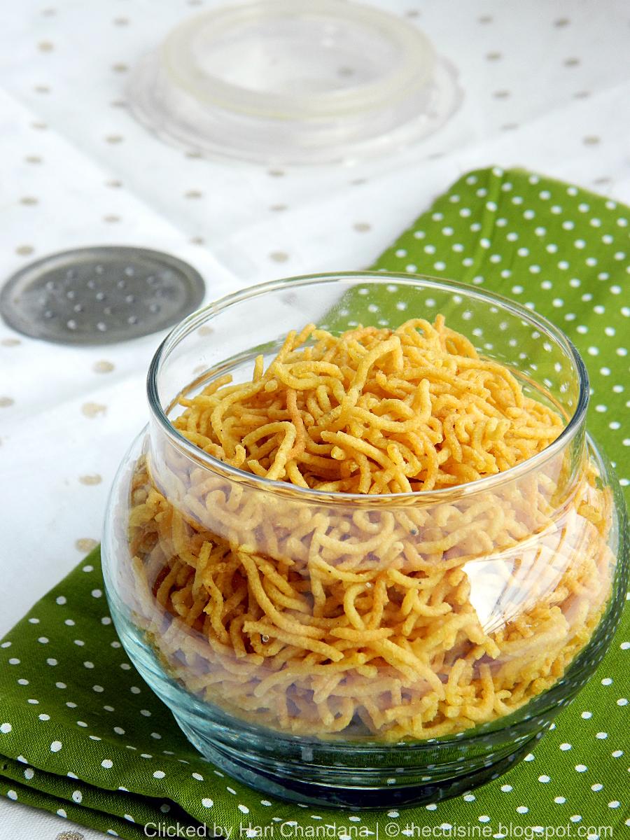 Blend with Spices: Aloo Bhujia Recipe | Potato Sev | Easy Diwali Snacks