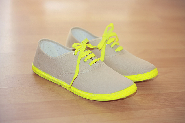 Tangerinee Fizz: DIY NEON TENNIS SHOES - PREP