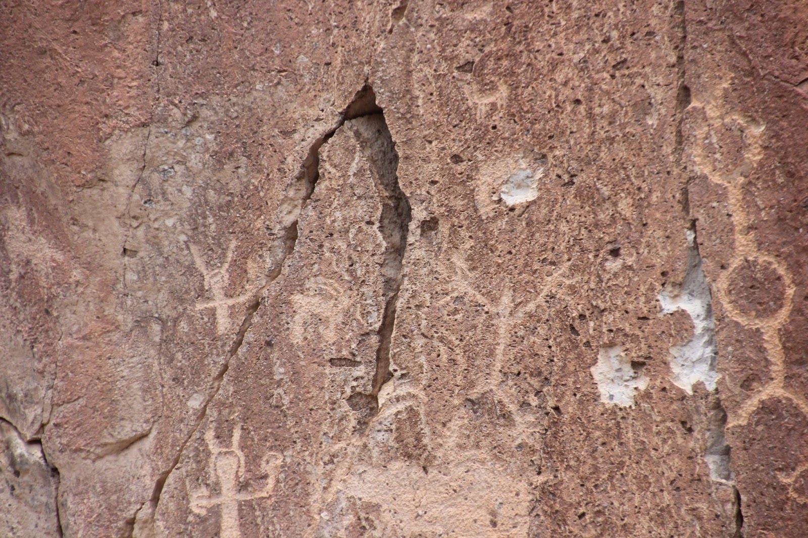 Utah Pictographs, Petroglyphs and Rock Art: Fremont Indian State Park
