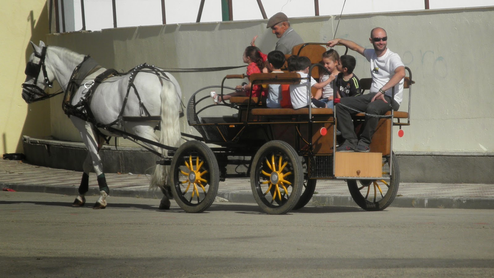 CEIP SANTA ANA MADRIDEJOS: Los Oficios: COCHERO