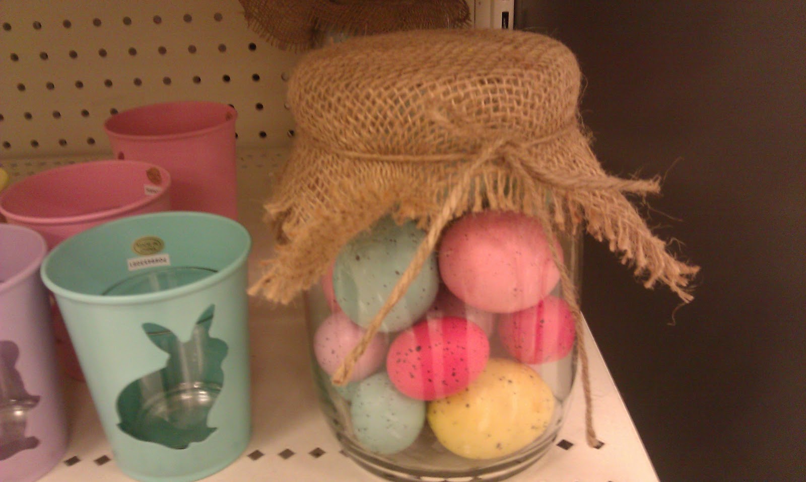 The Klutzy Crafter: Easter Egg Jar!