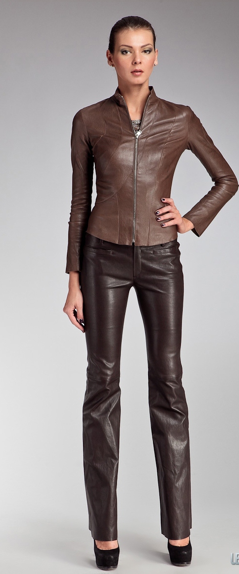 Lovely Ladies in Leather: Brunette model in brown leather