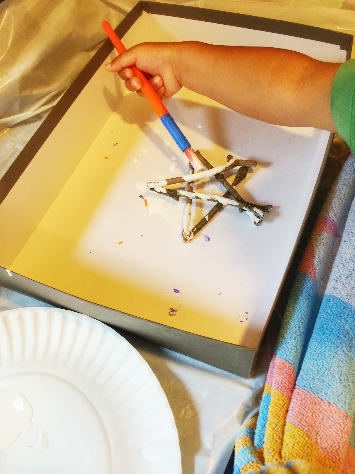 Our Beautifully Messy House : DIY Rustic Spinning Stars