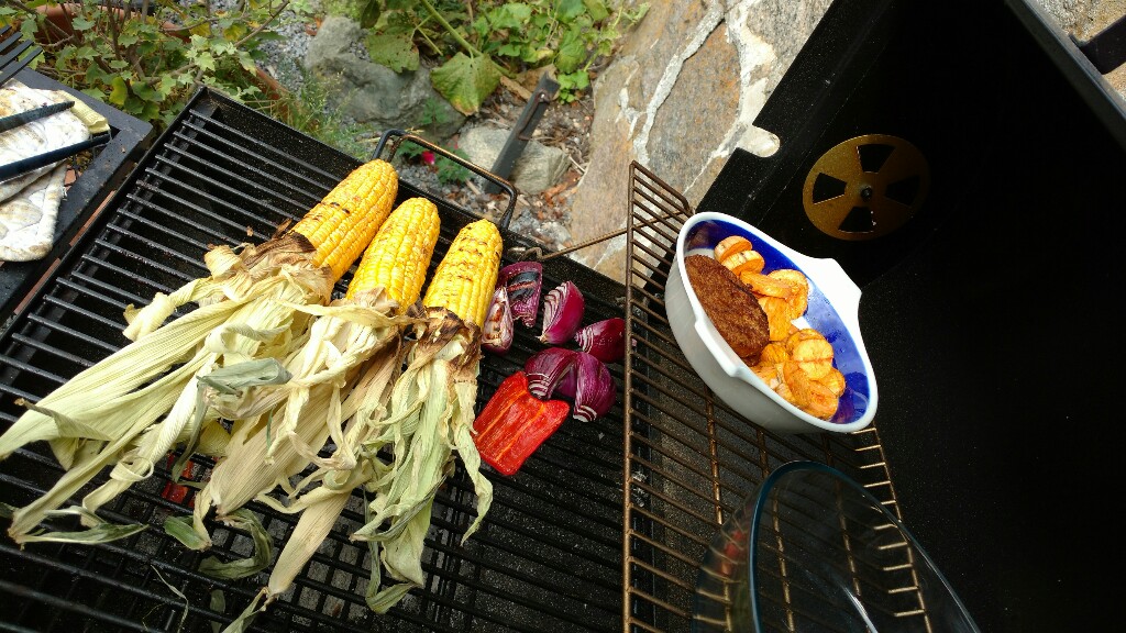 Lunchburgare: Säsongens sista grillning ute?