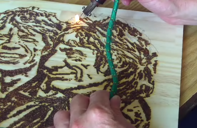 Pirografia em Madeira: Vídeos sobre Pirografia