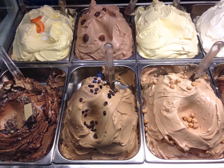 THE FASHIONAMY by Amanda Fashion blogger outfit, lifestyle, beauty ...