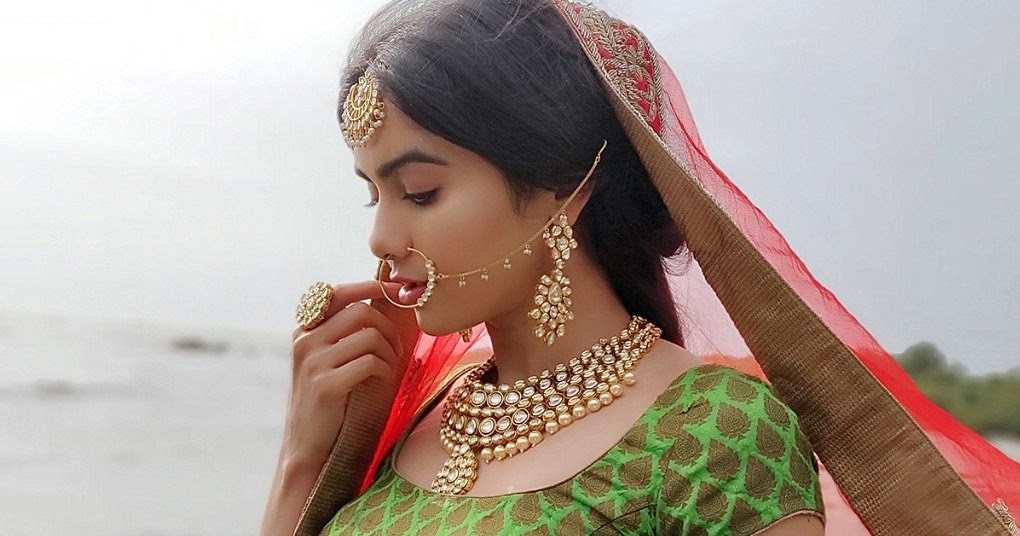 CELEBRITY PICS: Adah Sharma hot Navel