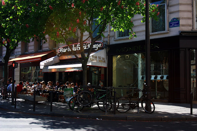 à pied dans les rues de Paris: 48. Carrefour (1) - De la Croix Rouge