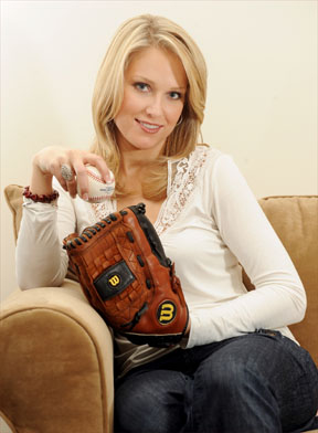 New Feiyue Shoes: Pretty Girl 07.07.11 - Heidi Watney