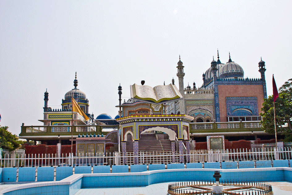 Explore the Beauty of Pakistan: 20 FAMOUS MOSQUES IN PAKISTAN