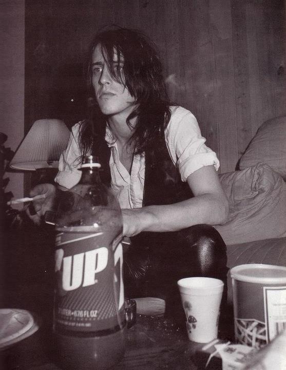 But the book always burns, as the story takes it's turn.: Postacie