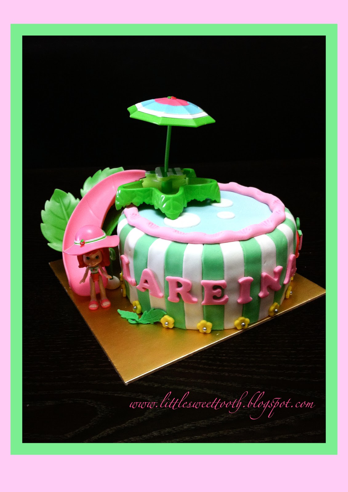 Little Sweet Tooth: Strawberry Shortcake by the pool