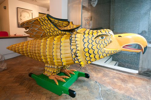 Calvin's Canadian Cave of Coolness: Crazy Cool Coffins From Paa Joe Of ...