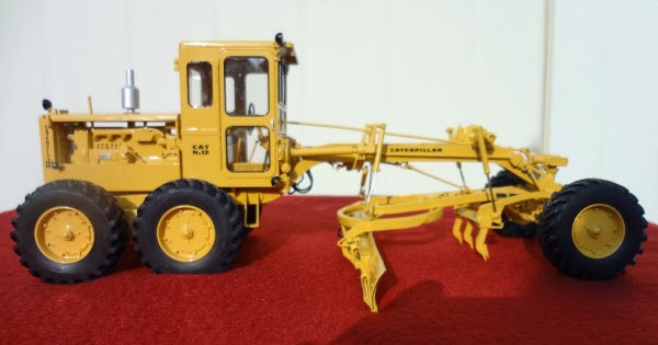 Classic Construction Models: Cat No.12 Grader Photos