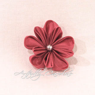Artfully Caroline: Kanzashi flowers