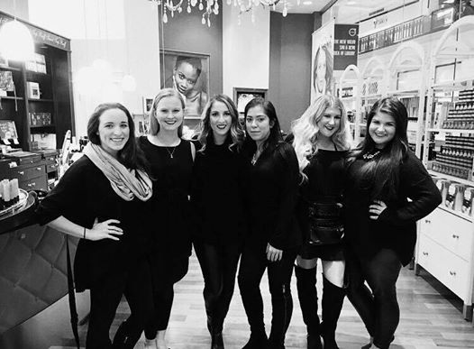 SIMPLE REMINDERS FROM A RETAIL WORKER THIS HOLIDAY | A Classy Fashionista